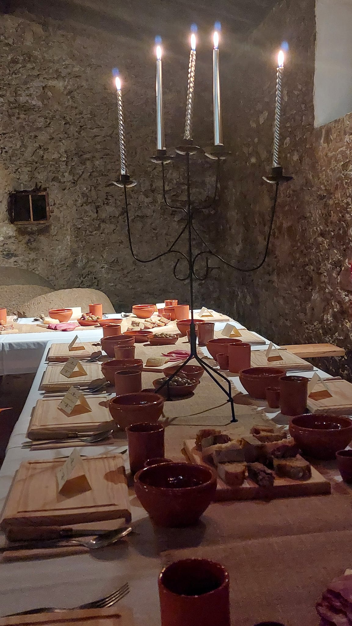 ADIADO: 3ª Edição do Jantar Medieval do CRIFZ em Ferreira do Zêzere ...